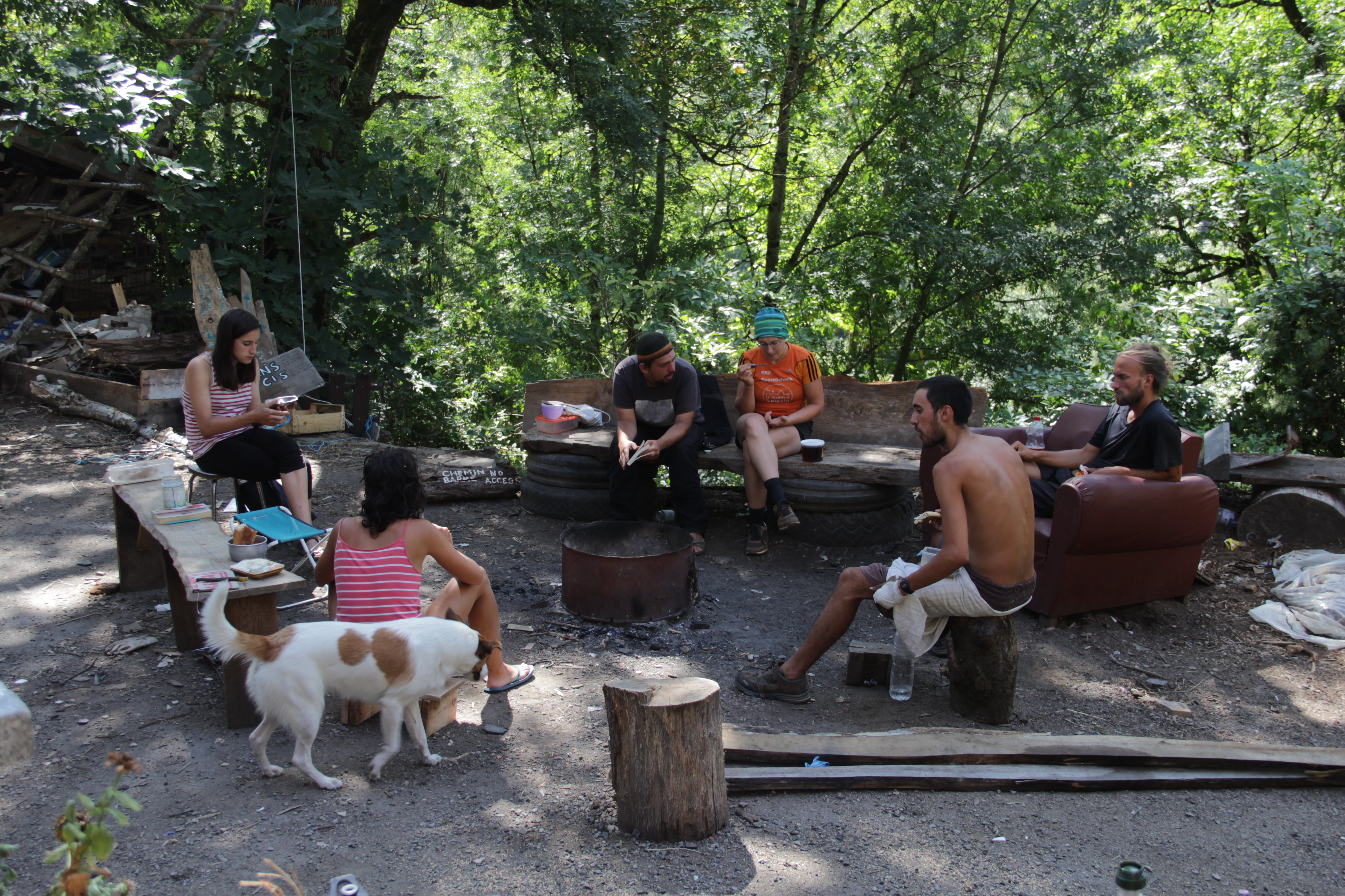 Le Rocalet – Donkeyland, Rain, Rocks, River – Ecotopia Biketour
